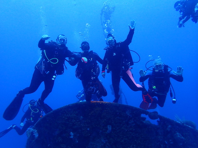 Roatan Aggressor | Adventure Logs